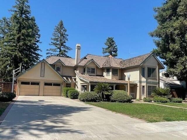 144 E Parkview Ave, Visalia, CA 93277