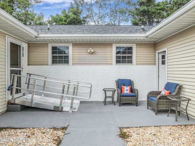 144 Freeport Boulevard