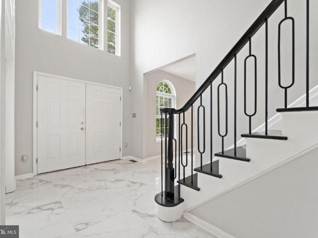 144 Knights Bridge Way