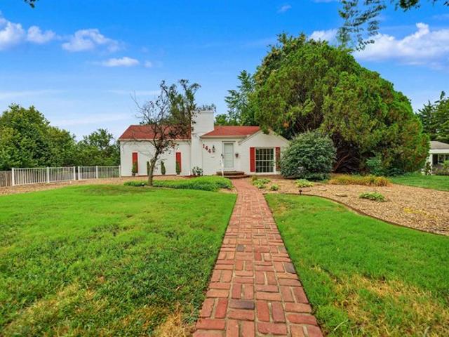 144 Overhill Rd, Salina, KS 67401