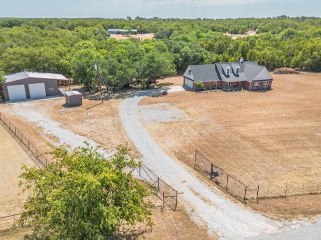 144 Love Trail Ct, Paradise, TX 76073