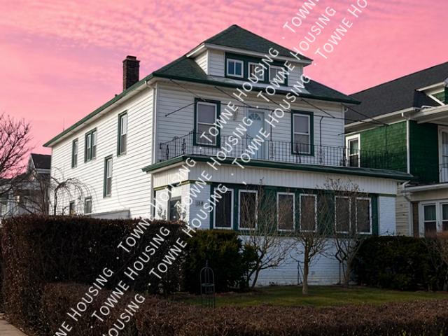 144 Lovering Ave, 3 beds, 1 full bath
