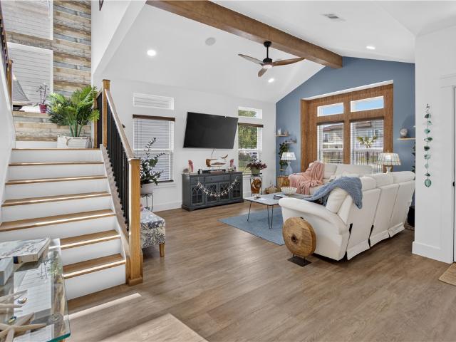 144 Lavaca Circle