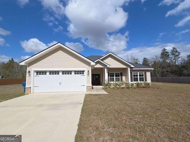 144 Linden Dr, Jesup, GA 31545
