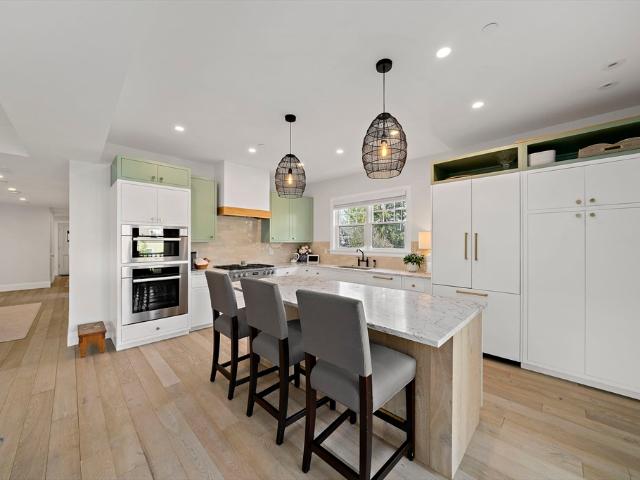 144 Linden St, Unit 2, Wellesley, MA 02482 | MLS #73506