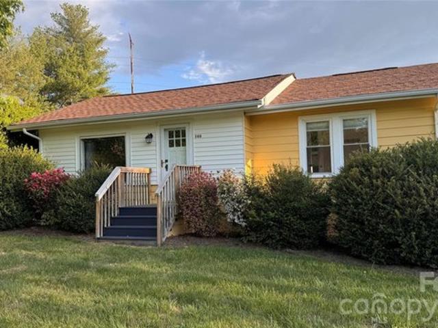 144 Macedonia Rd, Asheville, NC 28804