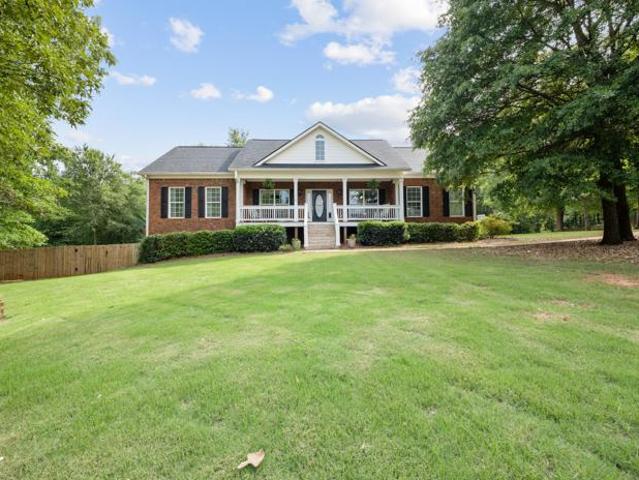 144 Manor Pl, Commerce, GA 30530