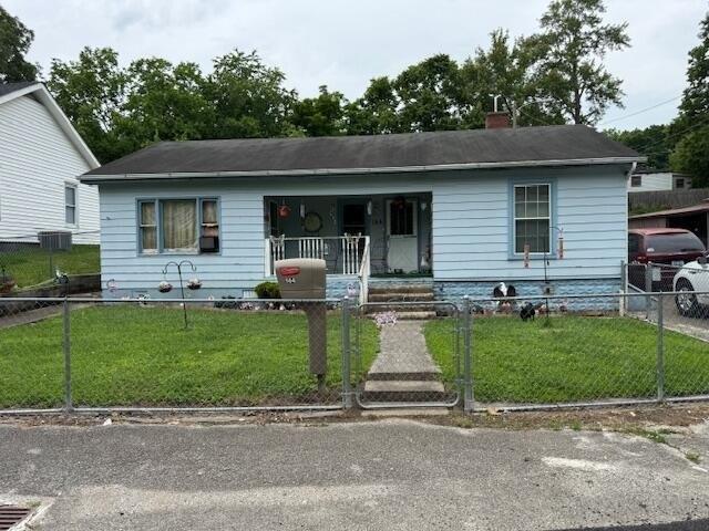 144 N Plum St, Irvine, KY 40336