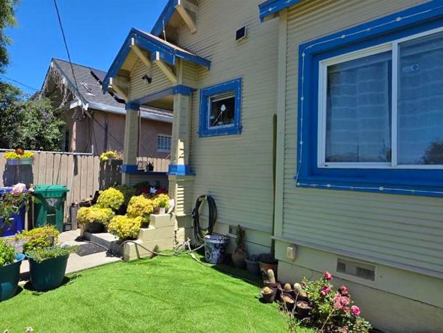 144 S 5Th St