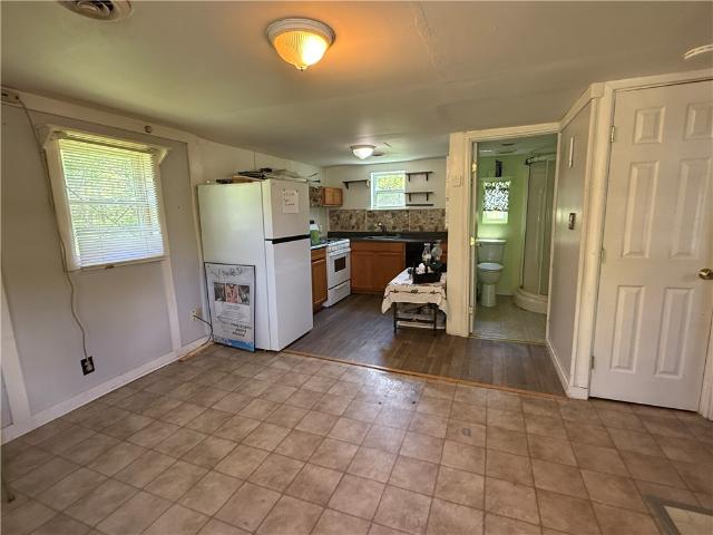 144 Scott Rd