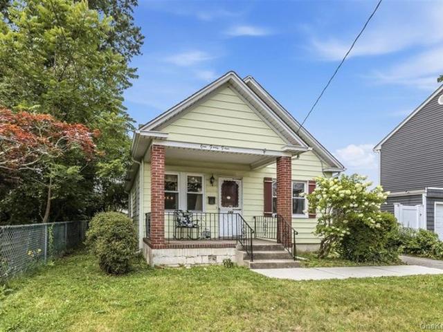 144 Sycamore St, West Hempstead, NY 11552