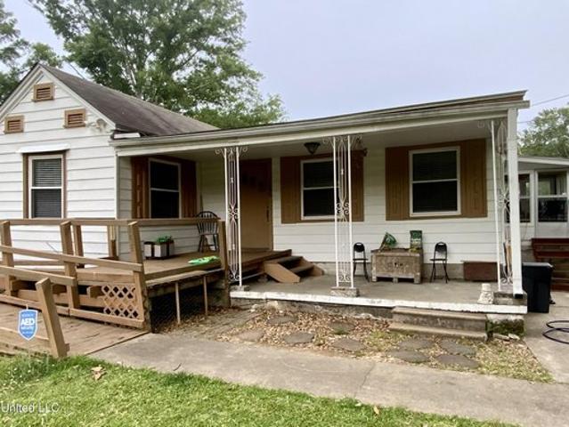 144 Plummer Cir, Jackson, MS 39212