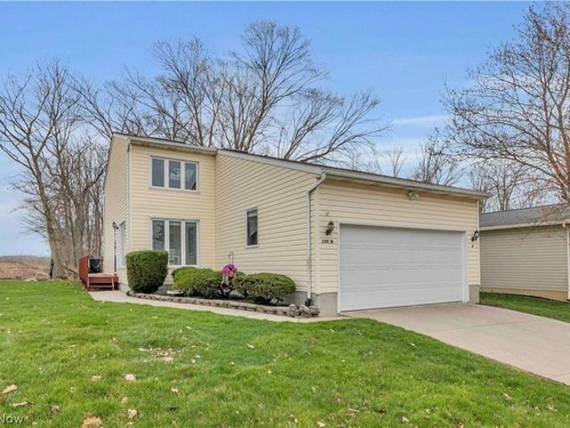 144 Royal Crest Dr Unit M, Seville, OH 44273