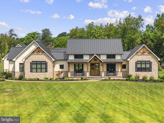 144 Robinson Dr, Winchester, VA 22602