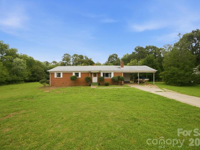 144 Rockwell Loop
