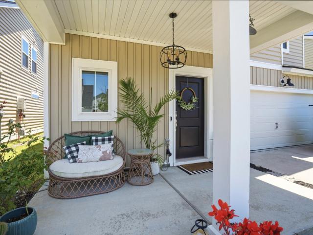 144 Woodland Oak Way