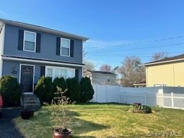 144 Washington Ave, Wheatley Heights, NY 11798