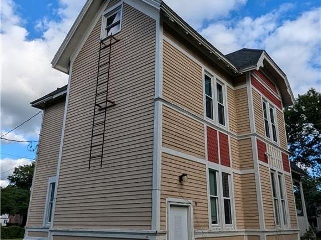 144 Tompkins Street