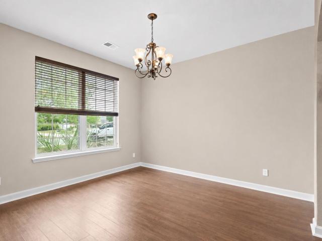 144 Zinnia Dr