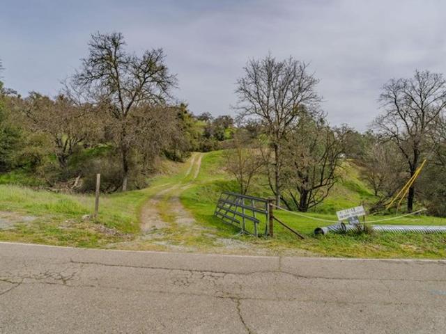 14542 E School St, Amador City, CA 95601