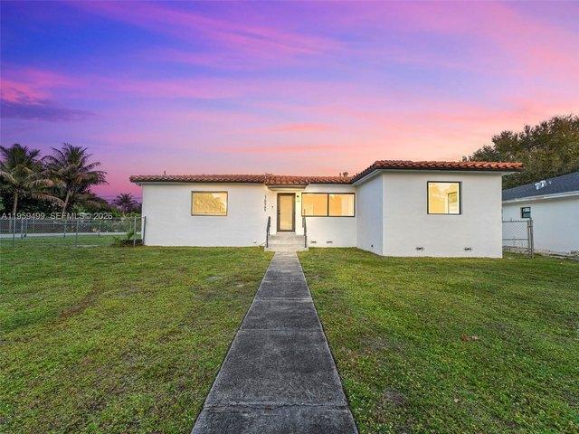 14545 Garden Dr, Miami, FL 33168