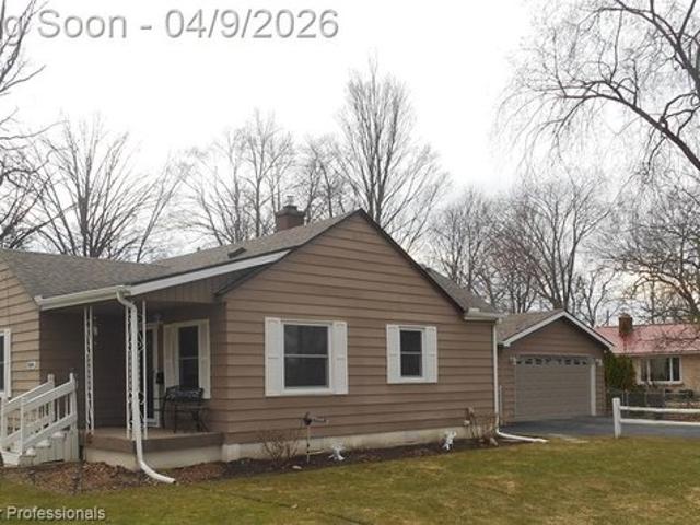 1454 Merle Ave, Burton, MI 48509