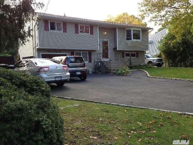 1454 Illinois Ave, Bay Shore, NY 11706