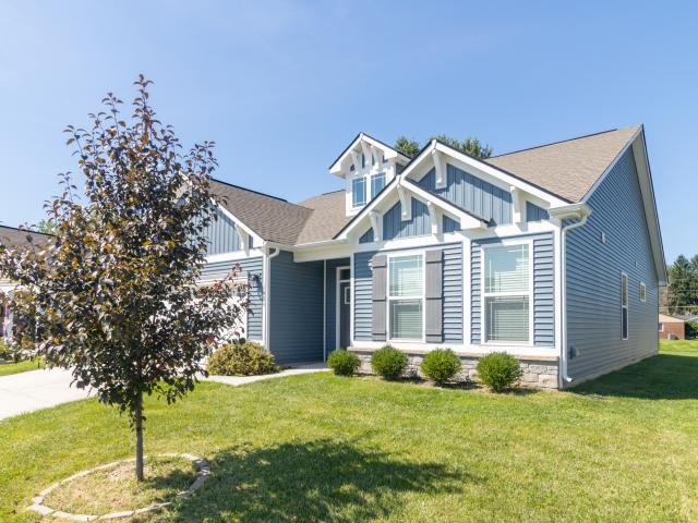 1454 Lexington Trail