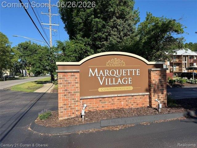 1454 Shoemaker Dr, Westland, MI 48185