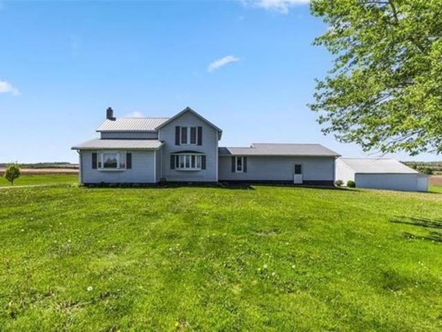 1454 58th St, Dysart, IA 52229
