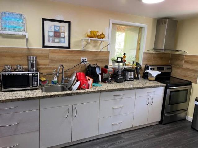 14555 202nd Ave SW, Miami, FL 33196