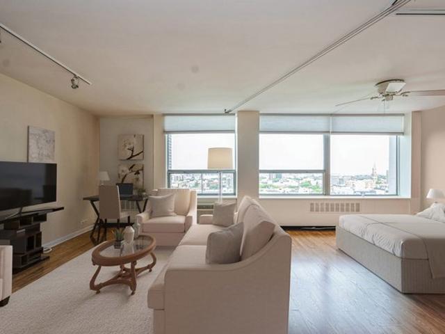 1455 N Sandburg Ter Unit 1503B, Chicago, IL 60610