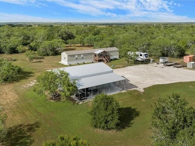 1455 Rainbow Rd, Cuero, TX 77954