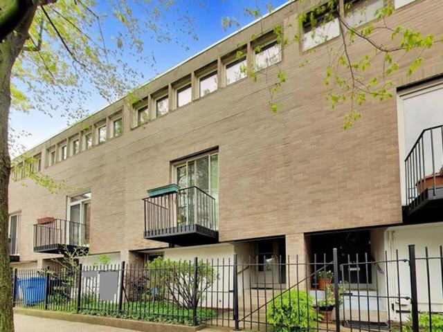 1456 E Park Pl, Chicago, IL 60637