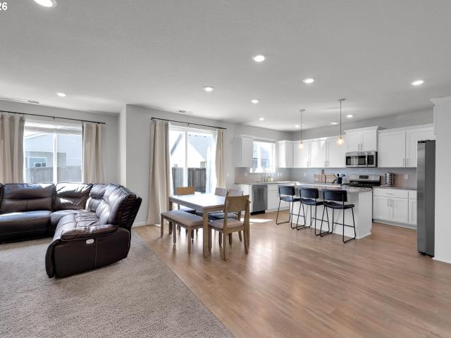 1456 farmington dr