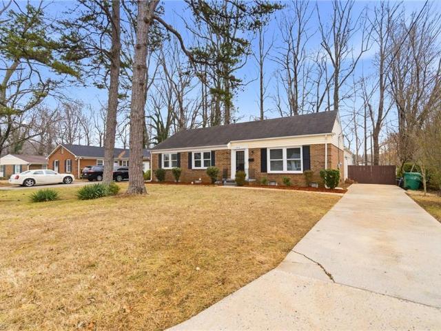 1456 London Dr, High Point, NC 27260 | MLS #1209 | Compass