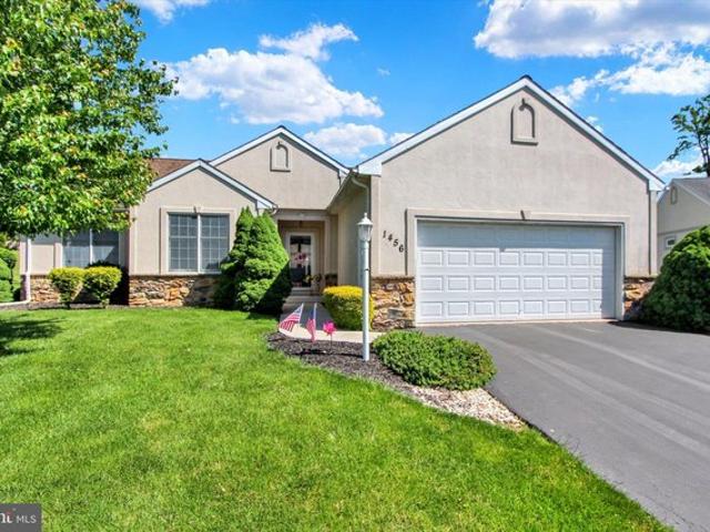 1456 Wheatfield Dr, York, PA 17408