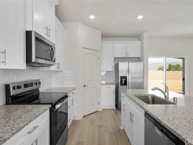 14574 Indigo Rd, Apple Valley, CA 92307