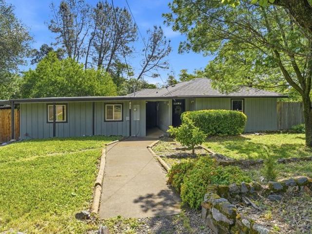 1457 Buena Vista St, Shasta Lake, CA 96019