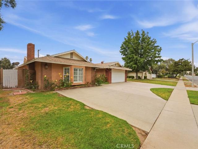 1457 W Marshall