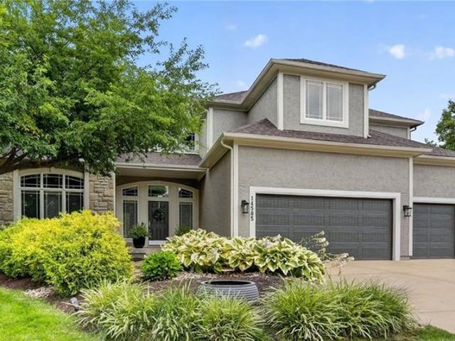 14585 S Cody St, Olathe, KS 66062