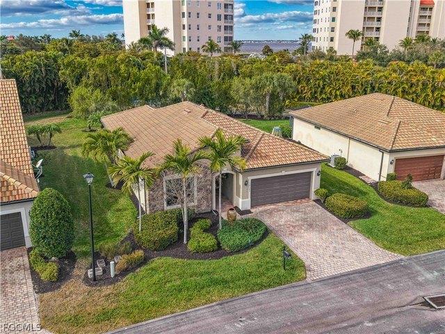 14589 Laguna Dr, Fort Myers, FL 33908