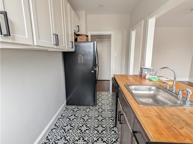 1458 Northampton Street 8