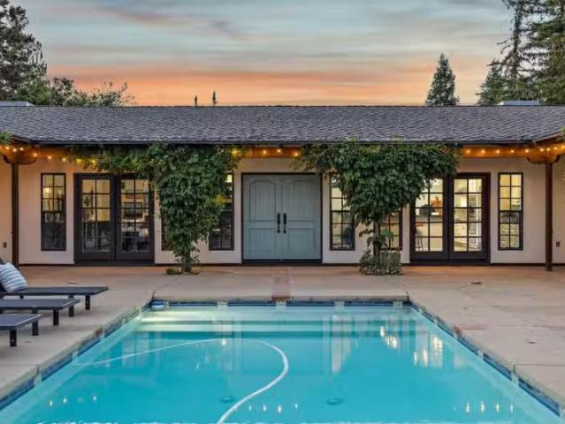 1458 E TICONDEROGA DR, FRESNO, CA 93720 Single Family Residenc.