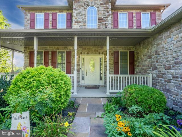 1458 Highfield Ct, Chambersburg, PA 17202 | MLS #PAFL2031 | Compass