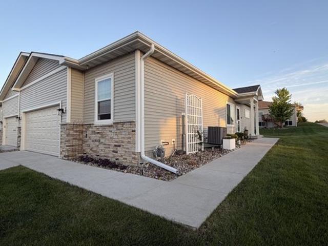 1458 Primrose Dr SE, Altoona, IA 50009