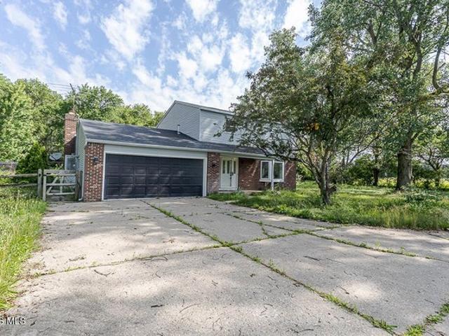 14590 Liberty Hi Rd, Bowling Green, OH 43402