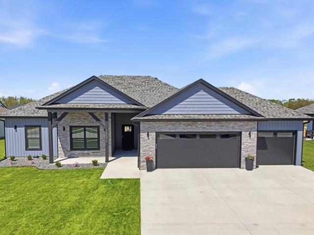14596 Mettler Dr, Hallsville, MO 65255