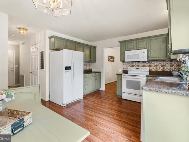 1459 Colonial Road