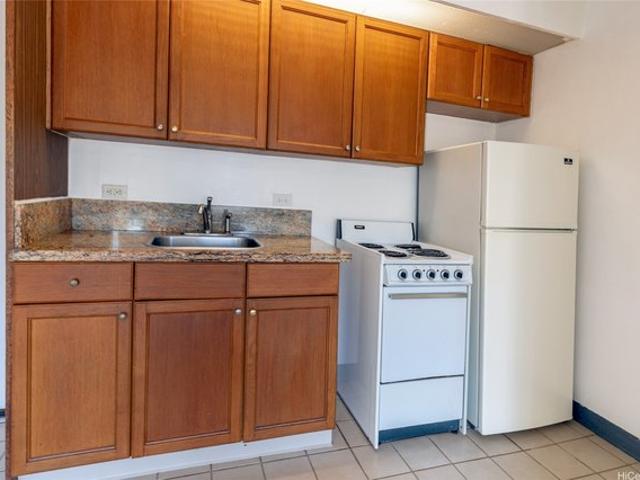 1459 Pele St Apt 211, Honolulu, HI 96813